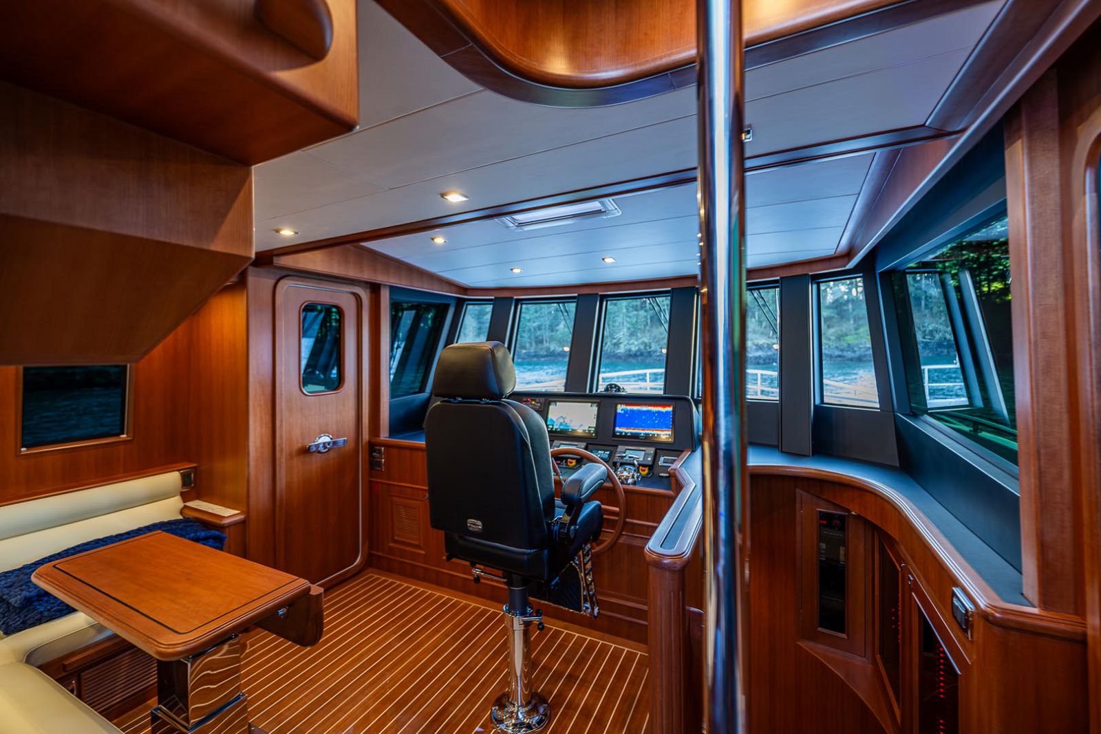 Northwest 55 | Northwest Yachts Dealer | Expedition