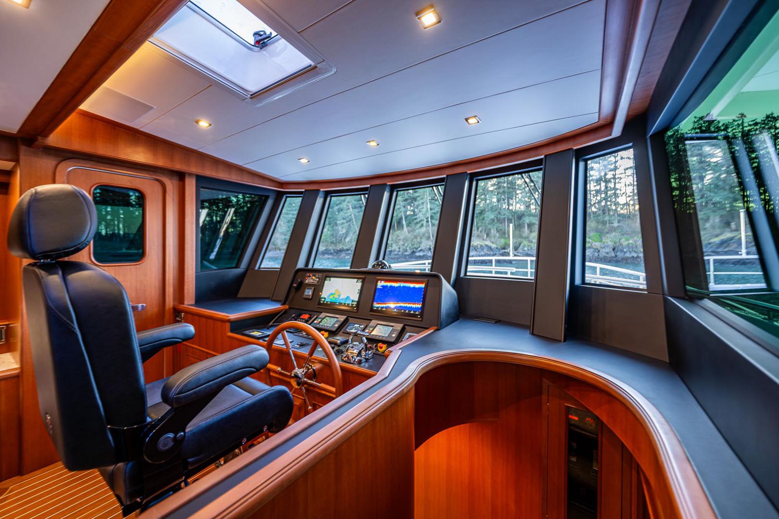 Northwest 55 | Northwest Yachts Dealer | Expedition