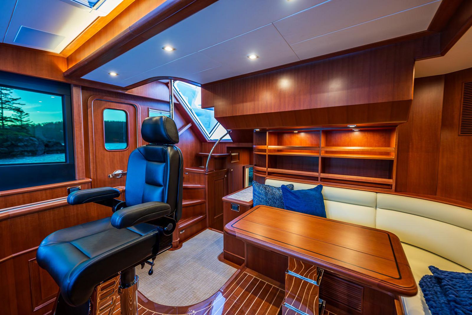 Northwest 55 | Northwest Yachts Dealer | Expedition