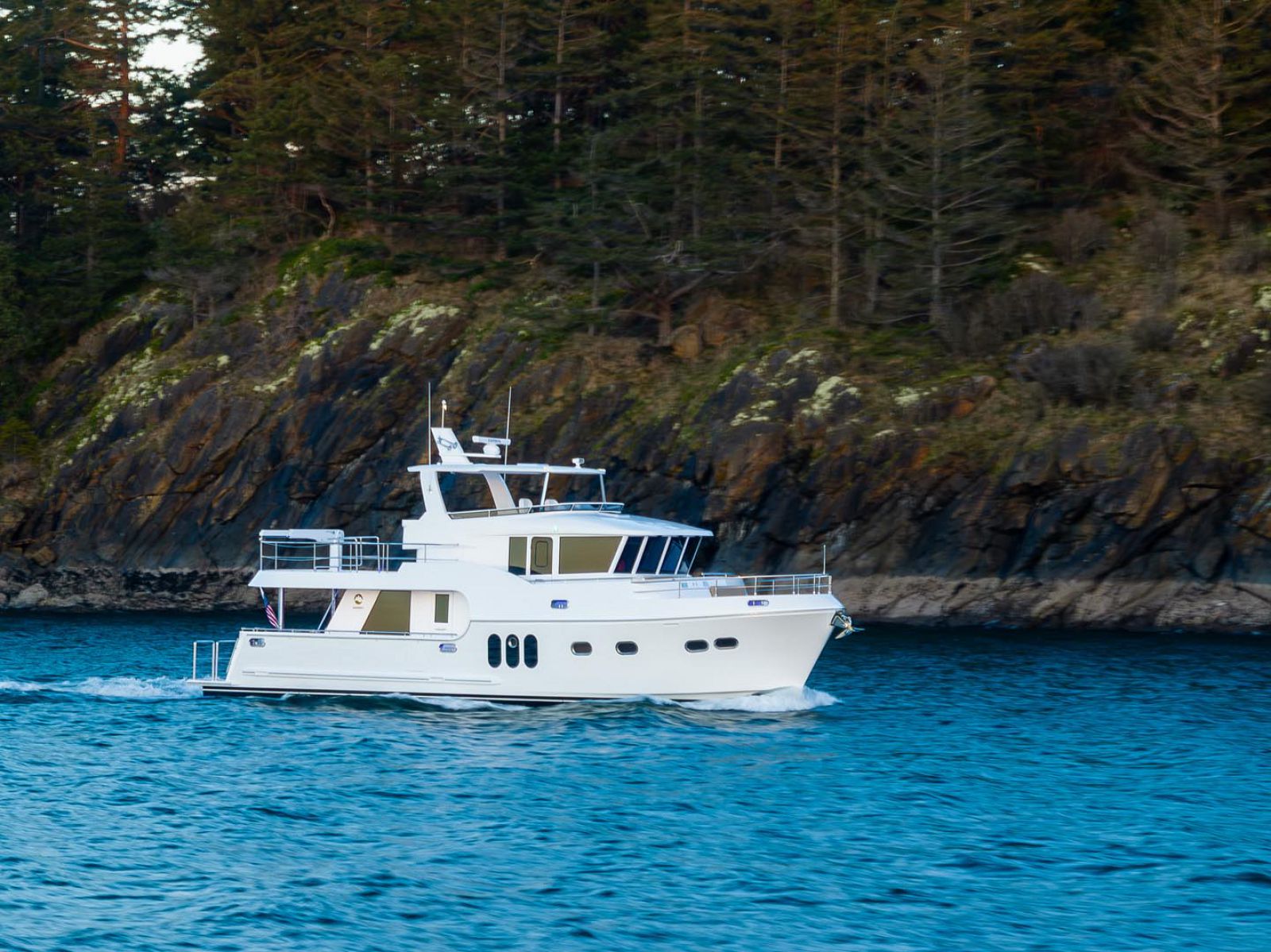 Northwest 55 | Northwest Yachts Dealer | Expedition